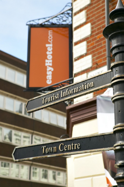 easyHotel | Budget Hotel Close to Luton Airport with Parking